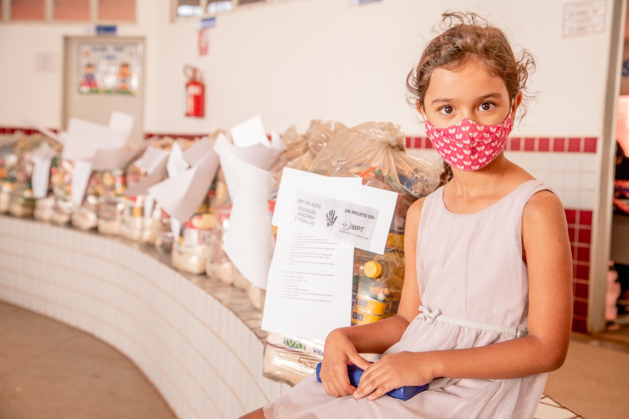 Famílias de unidade escolar da rede municipal são beneficiadas com ...